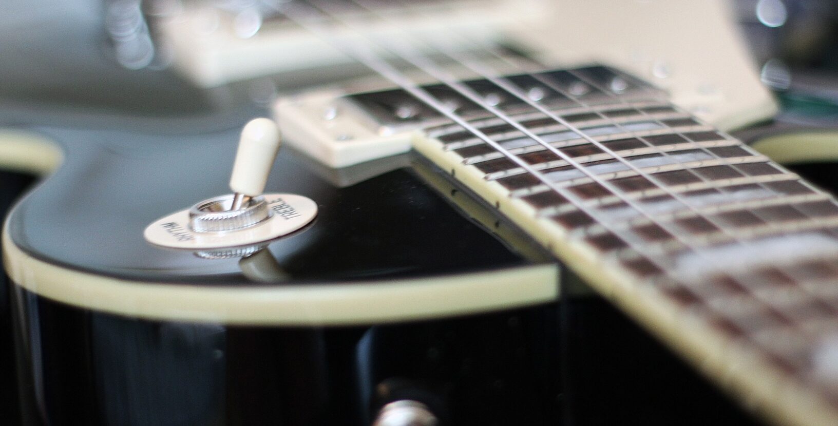 How to Check Action on Electric Guitar - Guitar Glissando